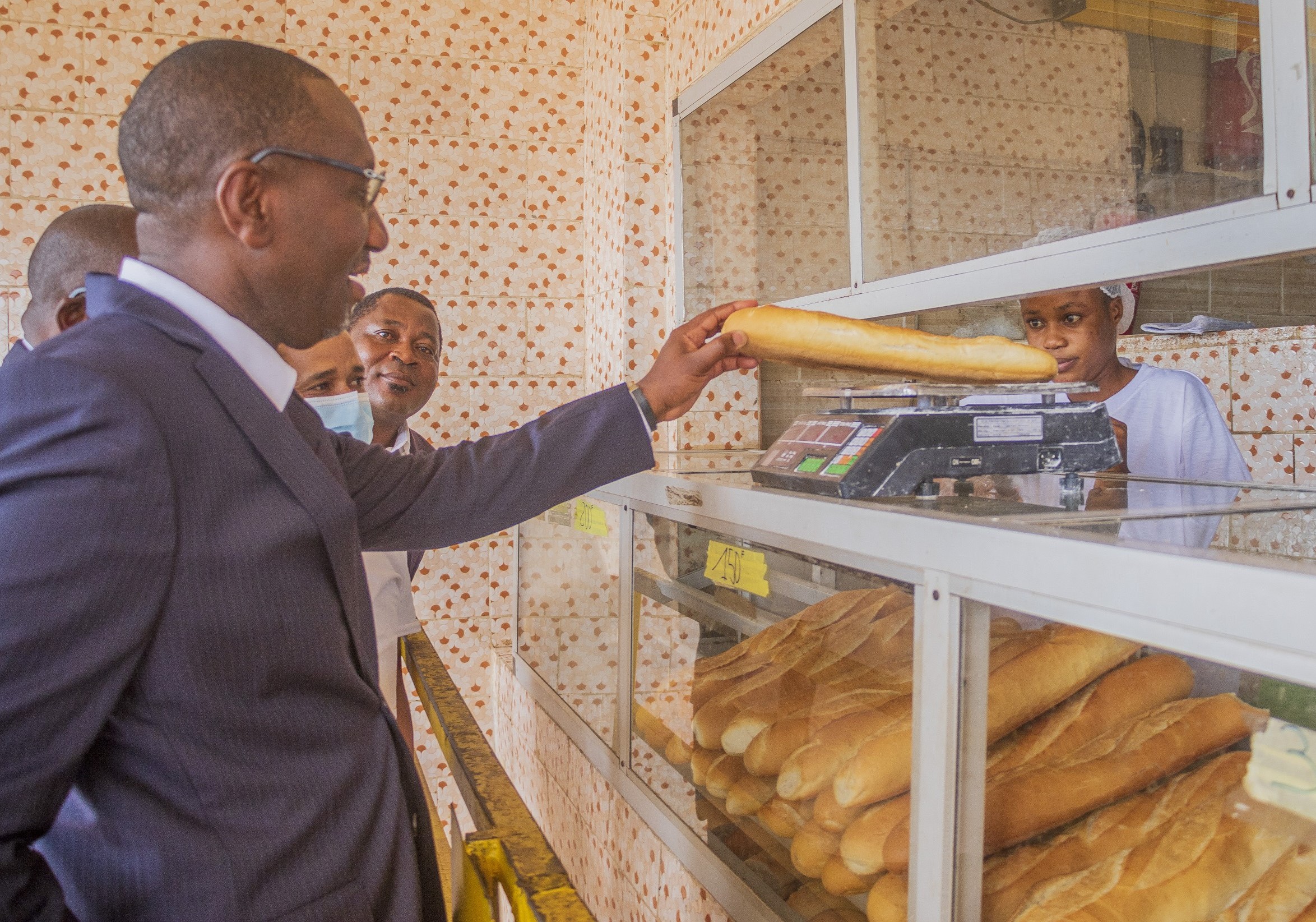 Côte d’Ivoire : les commerçants respectent les prix des produits ...