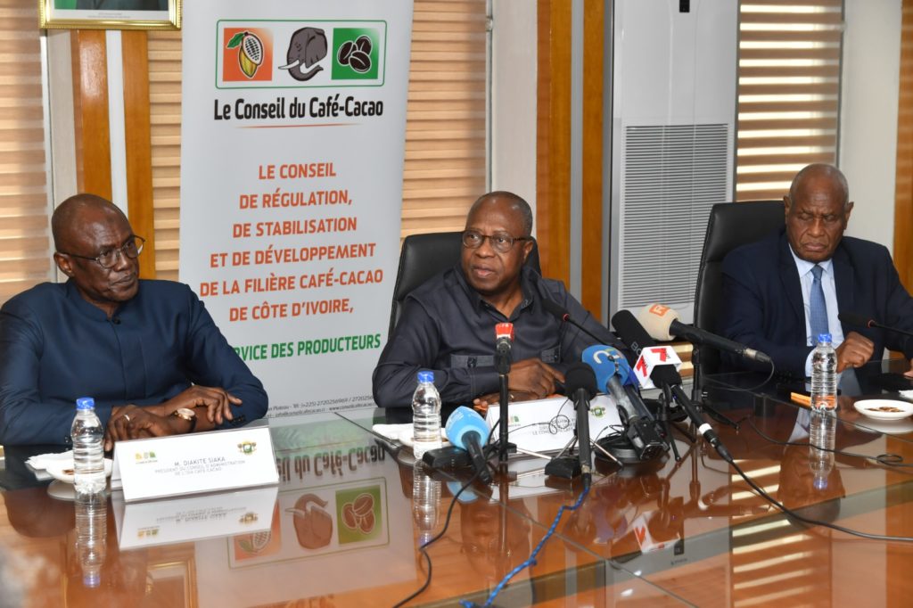 Prétendu blocage de la commercialisation du cacao : le Directeur ...